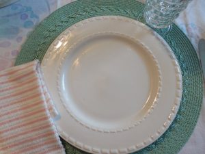 Tablescaping 101: how to layer dishes to create a great stack ...