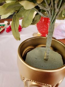 Easy Christmas craft/DIY: Painted Goblets | VFCstyle.comVFCstyle.com